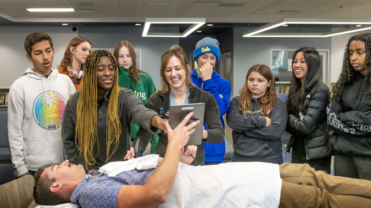 Ultrasound exams in the high school library: Project Lead the Way ...