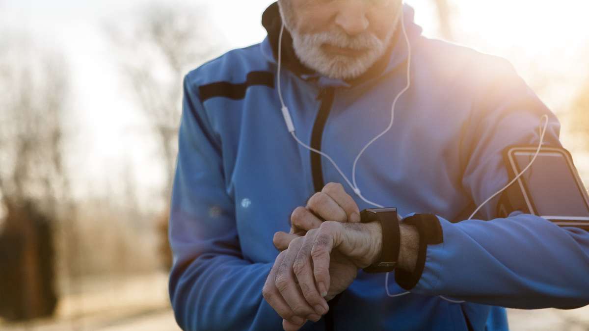 7 ways wearable technology can help you reach your health goals | UCLA ...