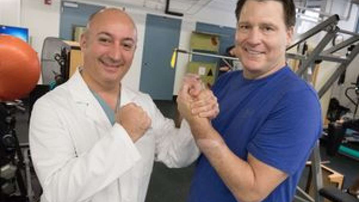 Patient makes dramatic recovery from amputation to transplanted hand ...