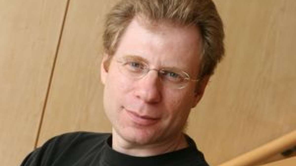 UCLA scientist earns genetics award for outstanding research | UCLA Health