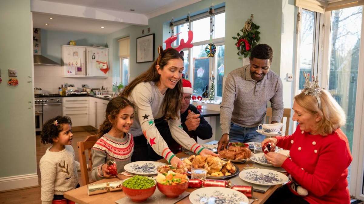 4 ways to enjoy your holiday feast without guilt | UCLA Health