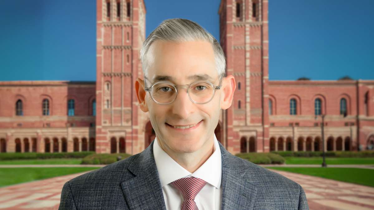 Surgeon and thoracic surgical oncologist Dr. Bryan Burt named chief of ...