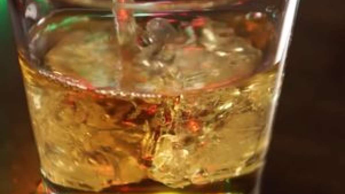 Drug shows promise for treating alcoholism | UCLA Health