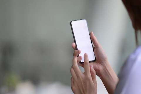 Block screens' blue light to get better sleep | UCLA Health