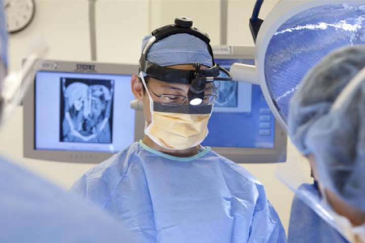 Adrenal Surgery: What is Adrenalectomy? - Endocrine Surgery | UCLA Health