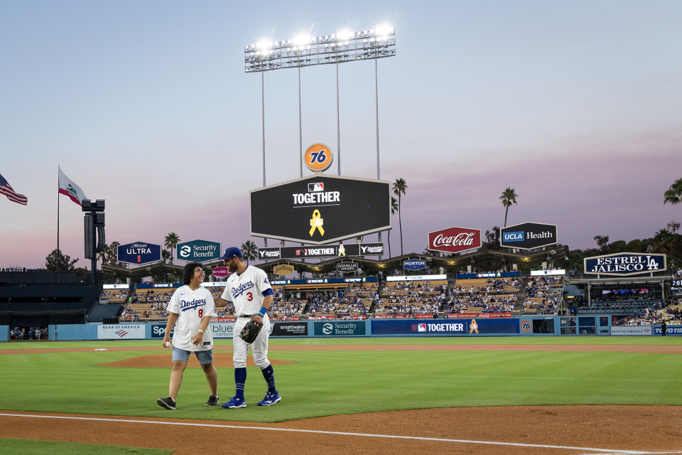 Dodgers honor pediatric oncology patients as ‘an inspiration to us all ...