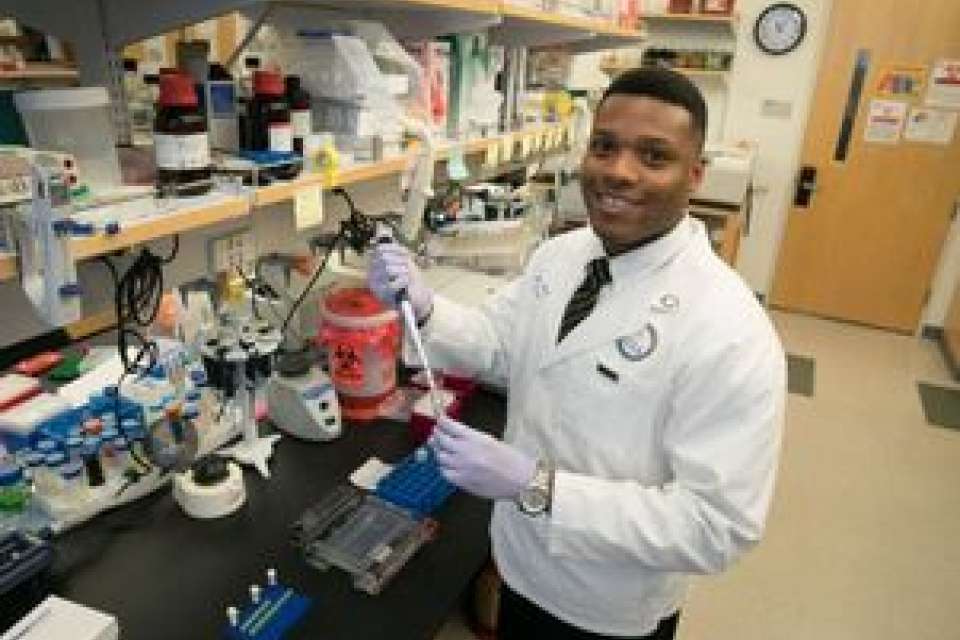 Two medical students tackle the task of changing the world | UCLA Health