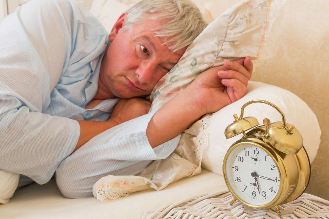 5 reasons you wake up earlier as you age — and how to get better sleep ...