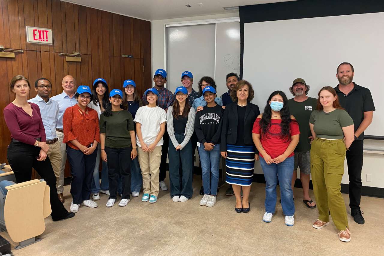 High school students can experience scientific discovery in UCLA labs ...