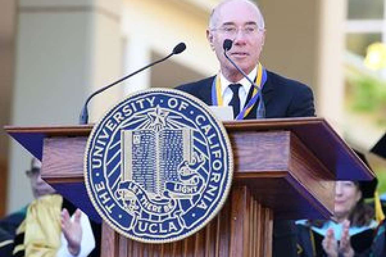 David Geffen to new UCLA doctors: 'You're making the world a better ...