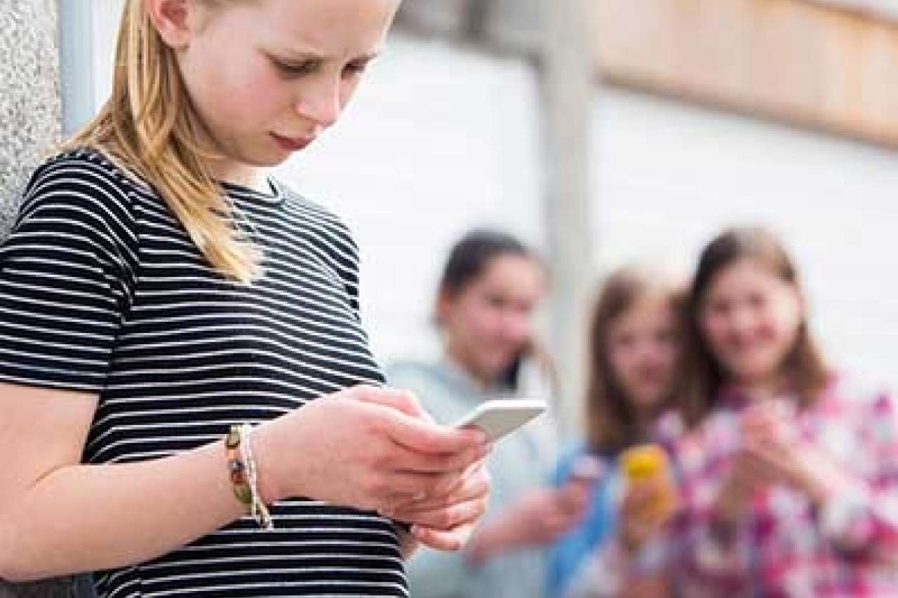 Healthy social media use for children and teens | UCLA Health